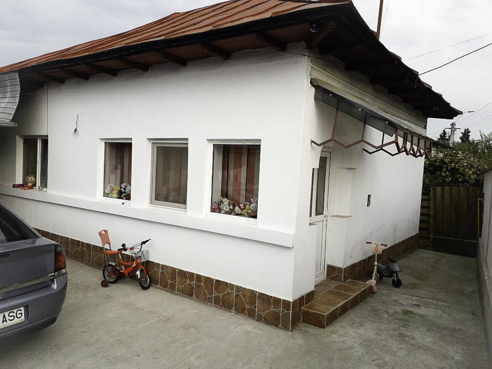 Casa Labusesti Bascov 59000EURO - Laur Company Imobiliare